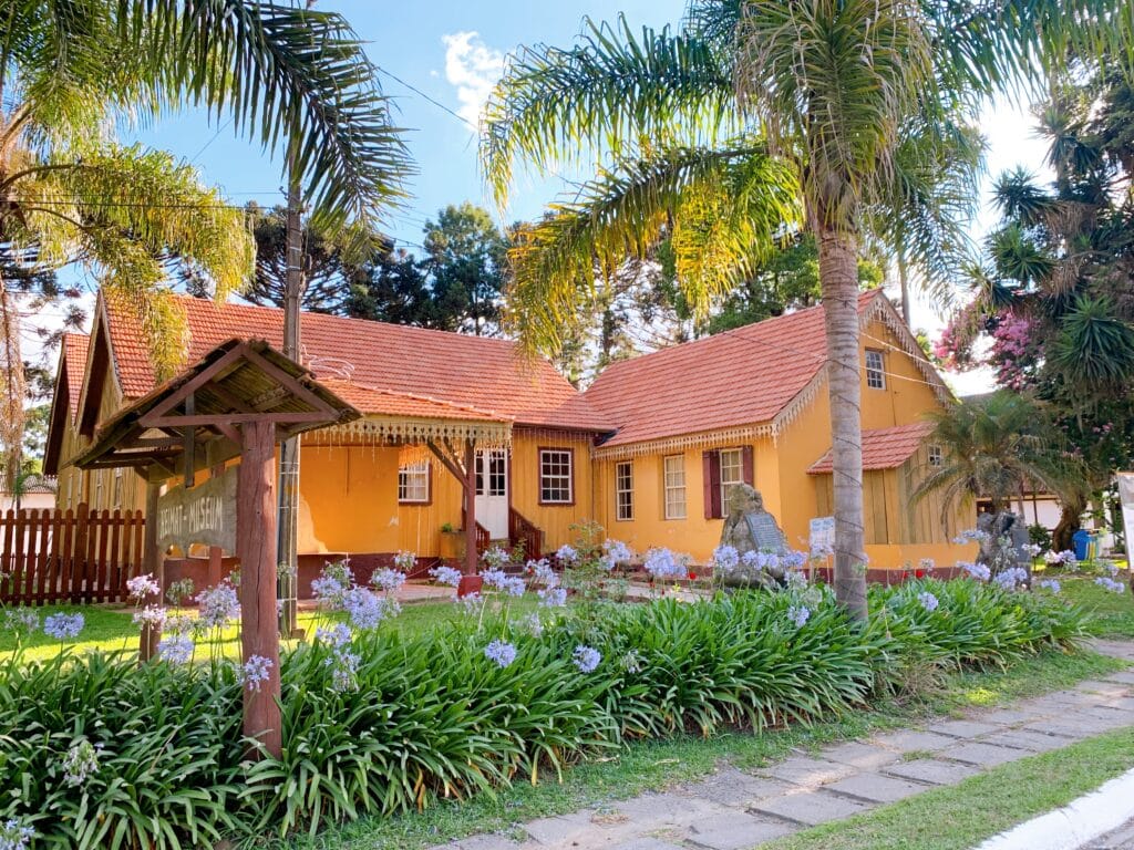 O que fazer na Colônia Witmarsum - A Bela e o Bigode